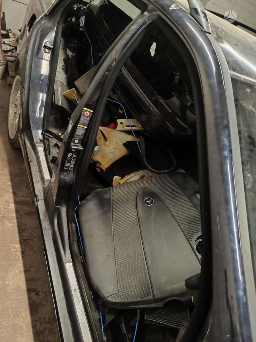 Zils Mercedes-Benz c-220 2006 Kauņa, ar dzinēja tilpumu 2.15 L un nobraukumu 380 tūkst. km par 600 €, foto 9 vietnē AUTOMOTO.COM.LV