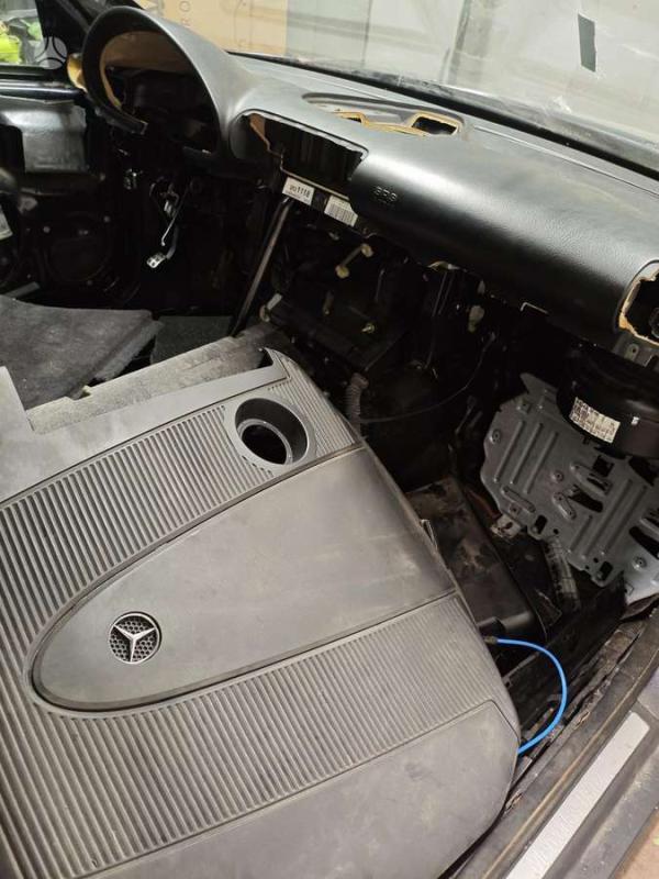 Zils Mercedes-Benz c-220 2006 Kauņa, ar dzinēja tilpumu 2.15 L un nobraukumu 380 tūkst. km par 600 €, foto 9 vietnē AUTOMOTO.COM.LV