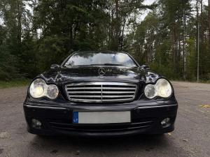 Синий Мерседес Ц 220 2006 в Вильнюс, объемом двигателя 2.15 л и пробегом 378 тыс. км за 3790 €, фото 5 на AUTOMOTO.COM.LV
