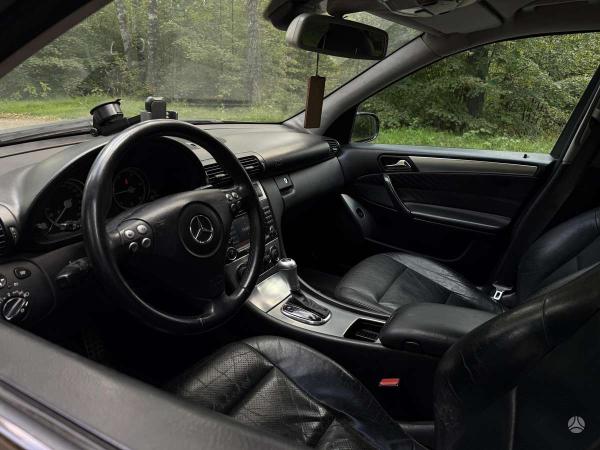 Blue Mercedes-Benz c-220 2006 in Vilnius, with an engine capacity of 2.15 L and mileage of 378 thousand km for 3790 €, photo 7 on AUTOMOTO.COM.LV