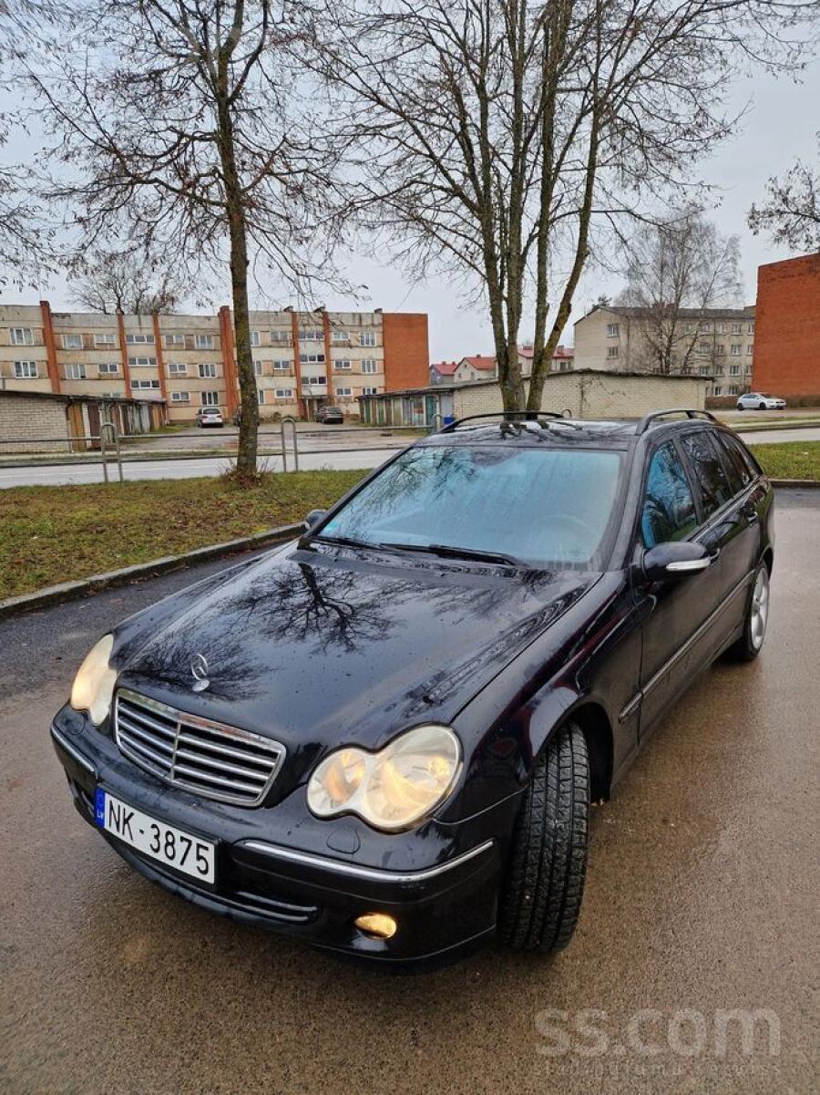Zils Mercedes-Benz c-220 2007 Liepāja, ar dzinēja tilpumu 2.20 L un nobraukumu 372 tūkst. km par 2650 €, foto 1 vietnē AUTOMOTO.COM.LV