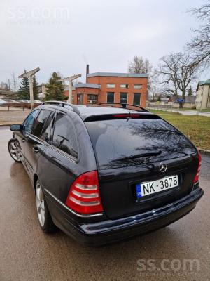 Zils Mercedes-Benz c-220 2007 Liepāja, ar dzinēja tilpumu 2.20 L un nobraukumu 372 tūkst. km par 2650 €, foto 3 vietnē AUTOMOTO.COM.LV