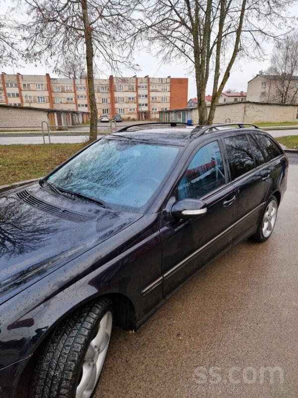 Blue Mercedes-Benz c-220 2007 in Liepaja, with an engine capacity of 2.20 L and mileage of 372 thousand km for 2650 €, photo 6 on AUTOMOTO.COM.LV