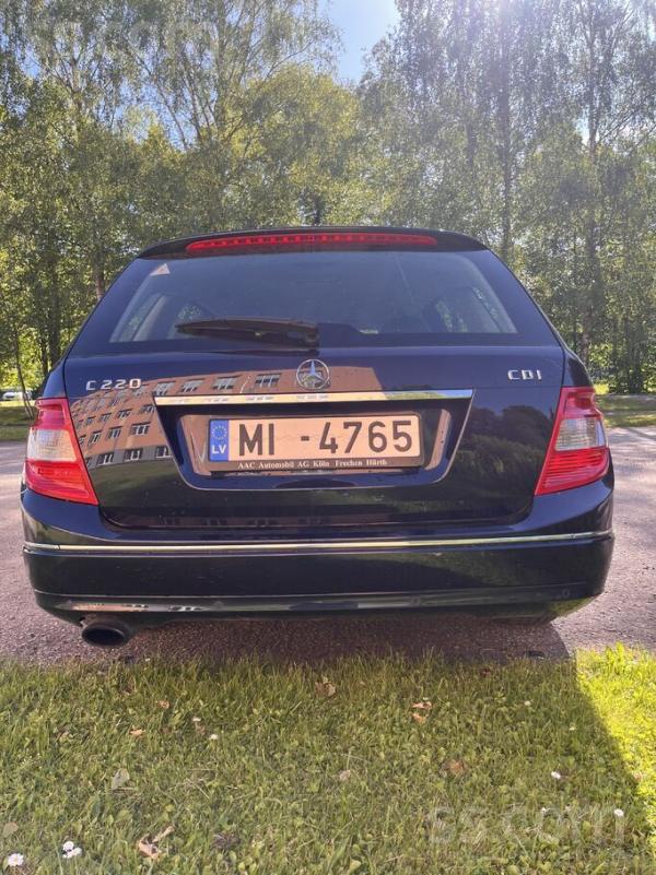 Blue Mercedes-Benz c-220 2008 in Bauska, with an engine capacity of 2.20 L and mileage of 390 thousand km for 4995 €, photo 8 on AUTOMOTO.COM.LV