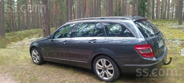 Zils Mercedes-Benz c-220 2009 Rīga, ar dzinēja tilpumu 2.20 L un nobraukumu 0 tūkst. km par 2400 €, foto 4 vietnē AUTOMOTO.COM.LV