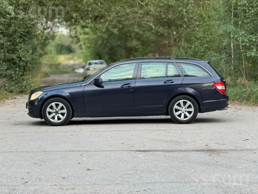 Blue Mercedes-Benz c-220 2009 in Riga, with an engine capacity of 2.20 L and mileage of 328 thousand km for 4450 €, photo 4 on AUTOMOTO.COM.LV