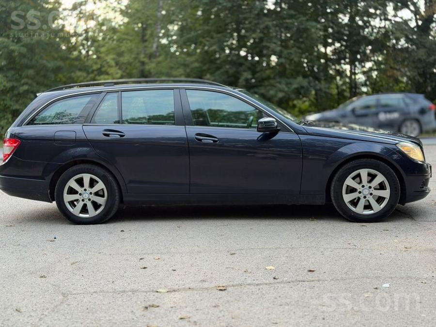 Blue Mercedes-Benz c-220 2009 in Riga, with an engine capacity of 2.20 L and mileage of 328 thousand km for 4450 €, photo 6 on AUTOMOTO.COM.LV