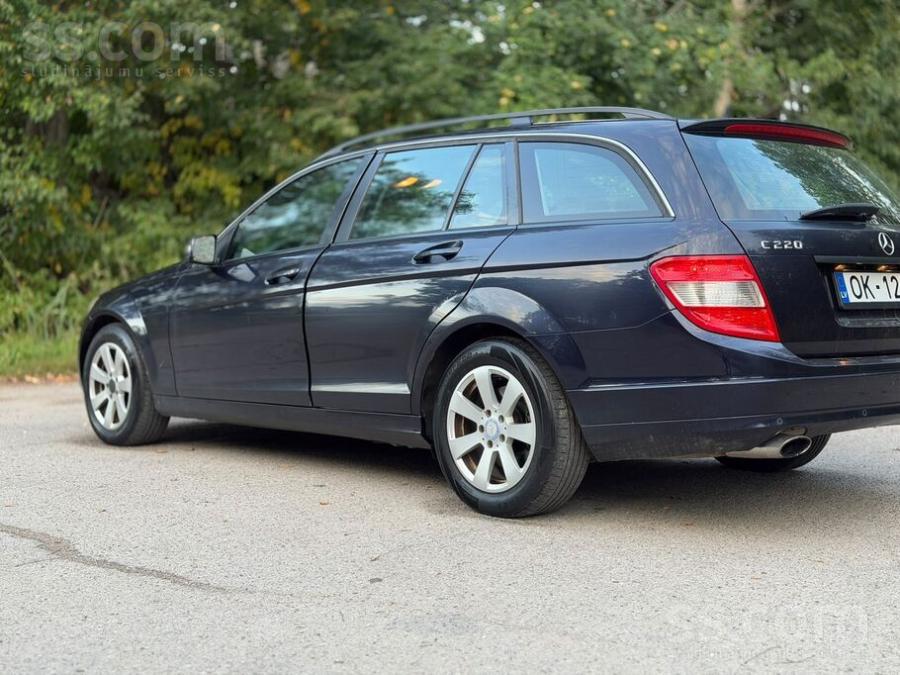 Blue Mercedes-Benz c-220 2009 in Riga, with an engine capacity of 2.20 L and mileage of 328 thousand km for 4450 €, photo 8 on AUTOMOTO.COM.LV