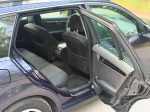 Blue Mercedes-Benz c-220 2009 in Riga, with an engine capacity of 2.20 L and mileage of 328 thousand km for 4450 €, photo 12 on AUTOMOTO.COM.LV
