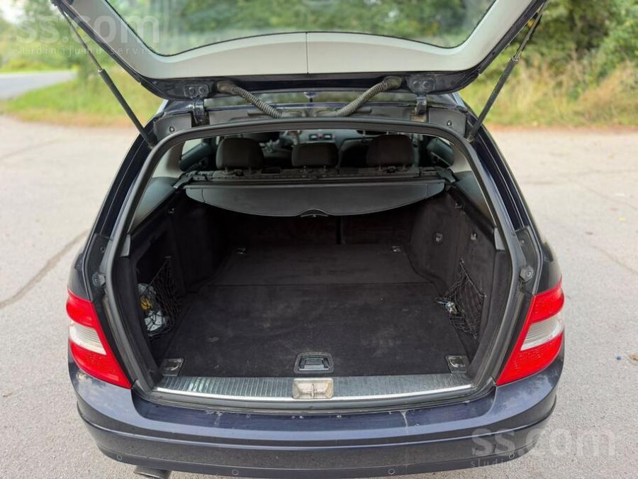 Blue Mercedes-Benz c-220 2009 in Riga, with an engine capacity of 2.20 L and mileage of 328 thousand km for 4450 €, photo 13 on AUTOMOTO.COM.LV