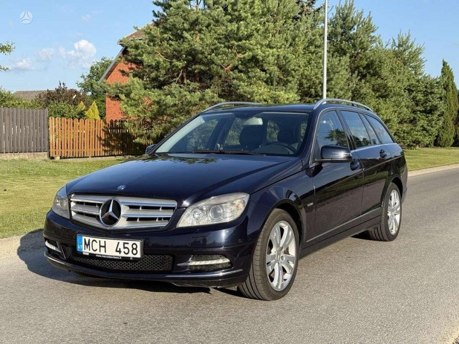 Zils Mercedes-Benz c-220 2010 Panevēža, ar dzinēja tilpumu 2.14 L un nobraukumu 410 tūkst. km par 4100 €, foto 4 vietnē AUTOMOTO.COM.LV