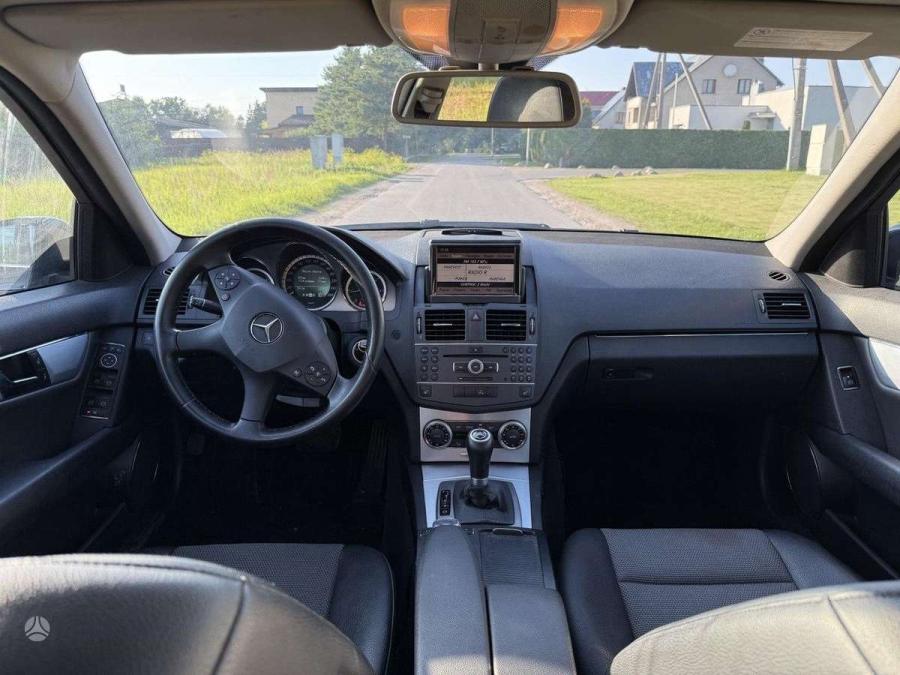 Zils Mercedes-Benz c-220 2010 Panevēža, ar dzinēja tilpumu 2.14 L un nobraukumu 410 tūkst. km par 4100 €, foto 6 vietnē AUTOMOTO.COM.LV