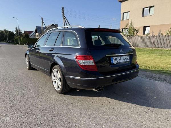 Zils Mercedes-Benz c-220 2010 Panevēža, ar dzinēja tilpumu 2.14 L un nobraukumu 410 tūkst. km par 4100 €, foto 7 vietnē AUTOMOTO.COM.LV