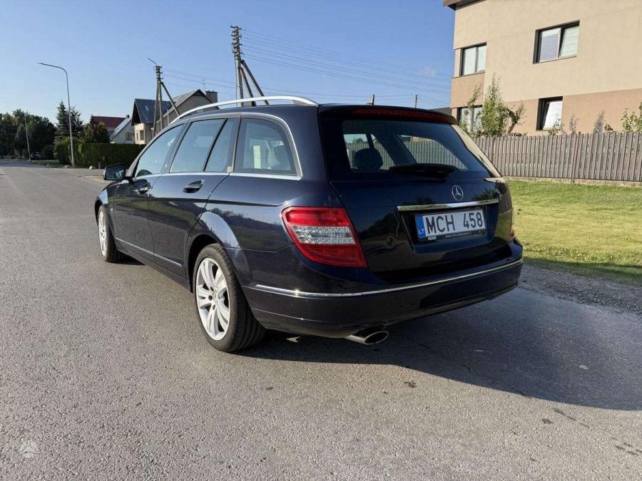 Zils Mercedes-Benz c-220 2010 Panevēža, ar dzinēja tilpumu 2.14 L un nobraukumu 410 tūkst. km par 4100 €, foto 8 vietnē AUTOMOTO.COM.LV