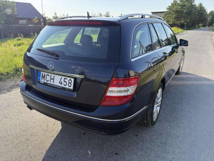Zils Mercedes-Benz c-220 2010 Panevēža, ar dzinēja tilpumu 2.14 L un nobraukumu 410 tūkst. km par 4100 €, foto 9 vietnē AUTOMOTO.COM.LV