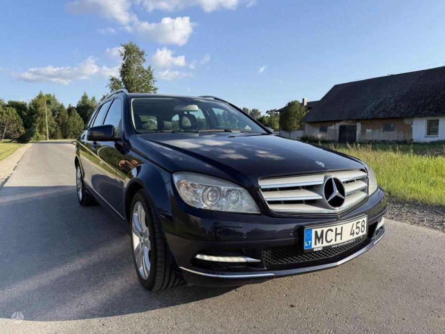 Zils Mercedes-Benz c-220 2010 Panevēža, ar dzinēja tilpumu 2.14 L un nobraukumu 410 tūkst. km par 4100 €, foto 10 vietnē AUTOMOTO.COM.LV