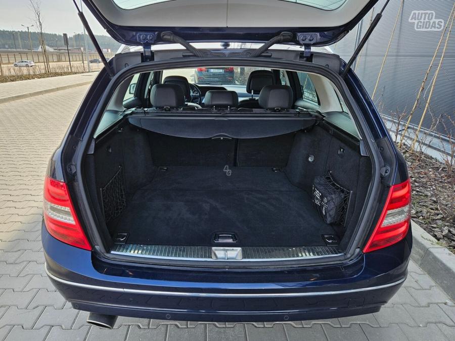 Blue Mercedes-Benz c-220 2011 in Vilnius, with an engine capacity of 2.10 L and mileage of 407 thousand km for 5450 €, photo 15 on AUTOMOTO.COM.LV