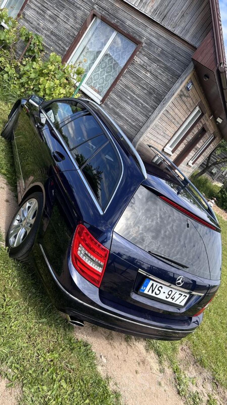 Blue Mercedes-Benz c-220 2012 in Daugavpils, with an engine capacity of 2.20 L and mileage of 272 thousand km for 7700 €, photo 2 on AUTOMOTO.COM.LV