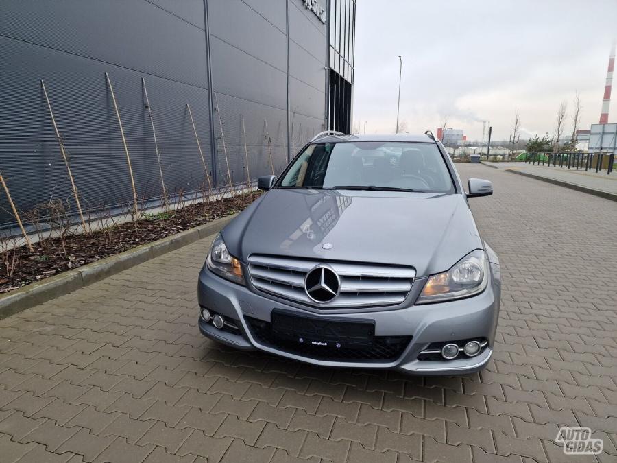 Zils Mercedes-Benz c-220 2012 Viļņa, ar dzinēja tilpumu 2.20 L un nobraukumu 227 tūkst. km par 6599 €, foto 3 vietnē AUTOMOTO.COM.LV