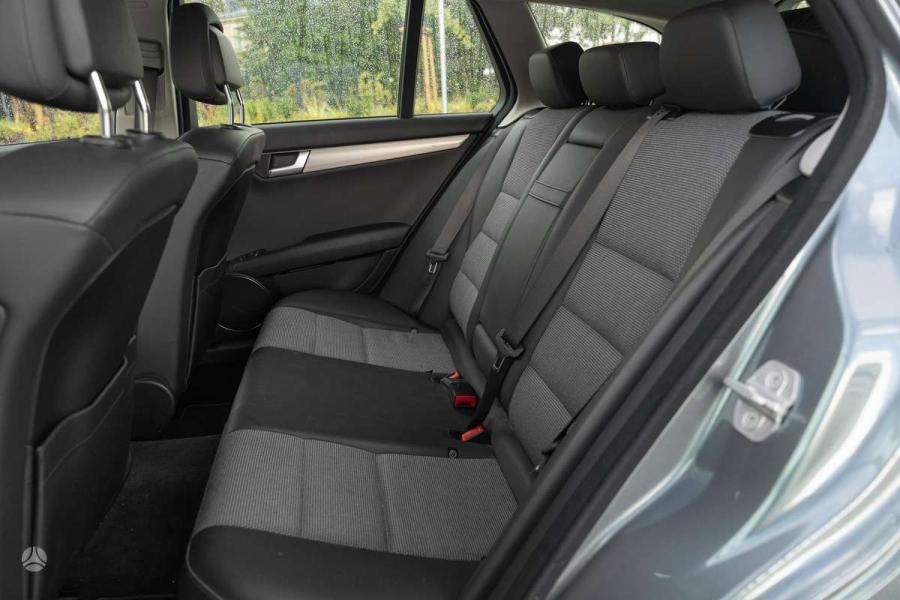Blue Mercedes-Benz c-220 2012 in Vilnius, with an engine capacity of 2.14 L and mileage of 302 thousand km for 5699 €, photo 15 on AUTOMOTO.COM.LV
