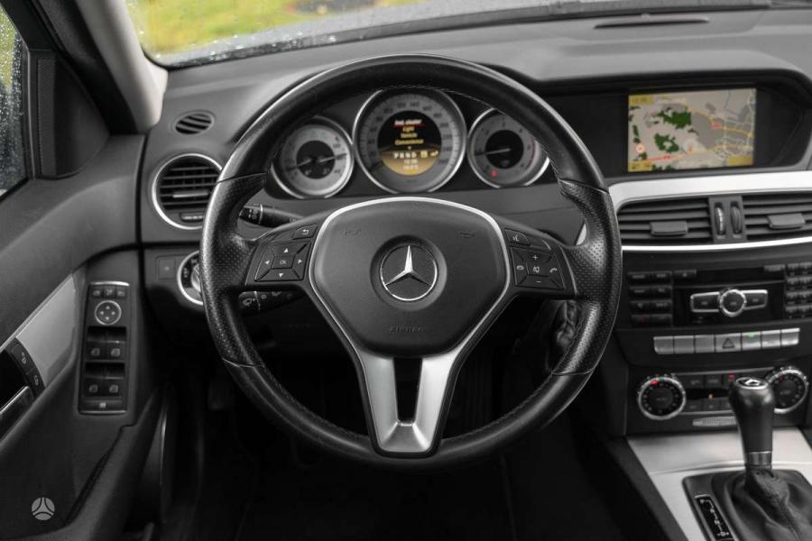 Blue Mercedes-Benz c-220 2012 in Vilnius, with an engine capacity of 2.14 L and mileage of 302 thousand km for 5699 €, photo 16 on AUTOMOTO.COM.LV