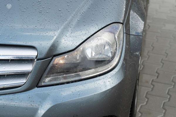 Blue Mercedes-Benz c-220 2012 in Vilnius, with an engine capacity of 2.14 L and mileage of 302 thousand km for 5699 €, photo 11 on AUTOMOTO.COM.LV