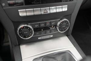 Zils Mercedes-Benz c-220 2012 Viļņa, ar dzinēja tilpumu 2.14 L un nobraukumu 302 tūkst. km par 5699 €, foto 22 vietnē AUTOMOTO.COM.LV