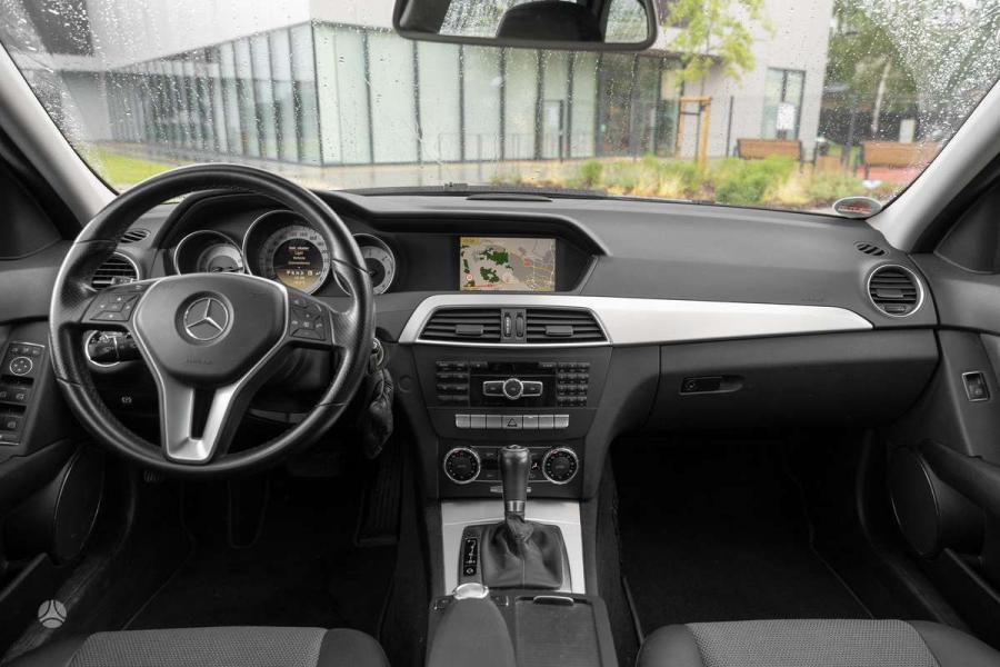 Zils Mercedes-Benz c-220 2012 Viļņa, ar dzinēja tilpumu 2.14 L un nobraukumu 302 tūkst. km par 5450 €, foto 14 vietnē AUTOMOTO.COM.LV