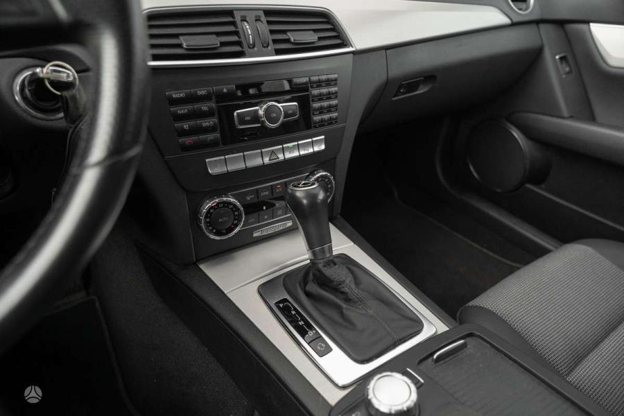 Zils Mercedes-Benz c-220 2012 Viļņa, ar dzinēja tilpumu 2.14 L un nobraukumu 302 tūkst. km par 5450 €, foto 25 vietnē AUTOMOTO.COM.LV