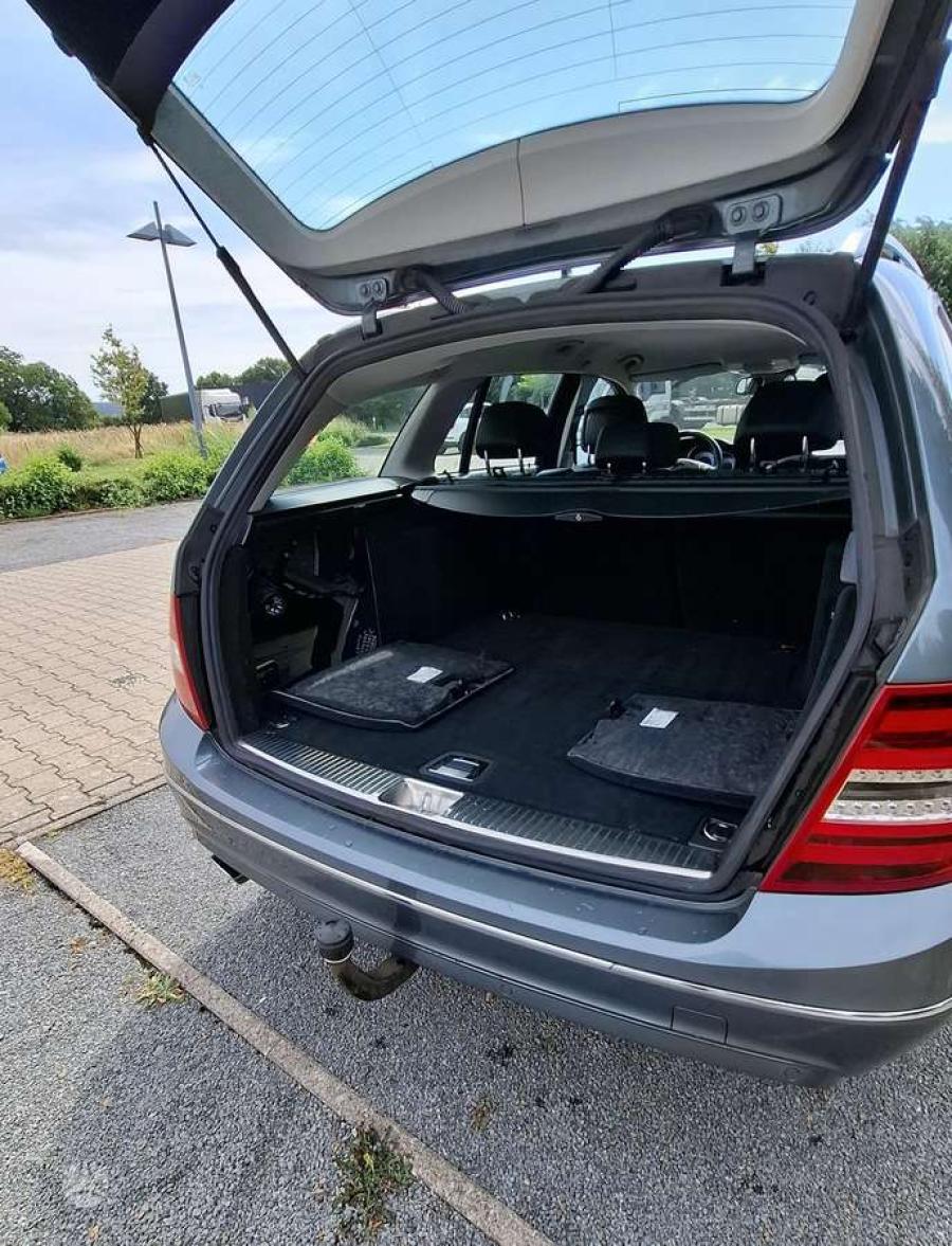 Blue Mercedes-Benz c-220 2012 in Vilnius, with an engine capacity of 2.14 L and mileage of 302 thousand km for 4900 €, photo 17 on AUTOMOTO.COM.LV