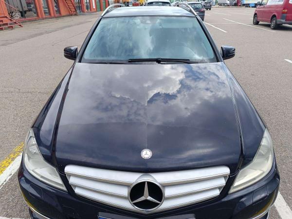 Zils Mercedes-Benz c-220 2013 Kauņa, ar dzinēja tilpumu 2.20 L un nobraukumu 268 tūkst. km par 4800 €, foto 6 vietnē AUTOMOTO.COM.LV