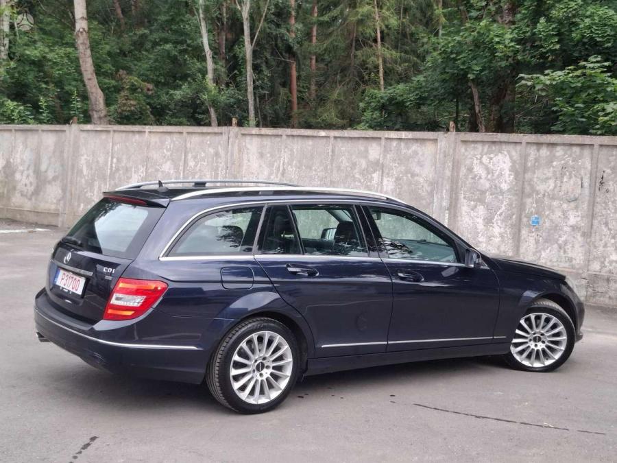 Blue Mercedes-Benz c-220 2014 in Vilnius, with an engine capacity of 2.14 L and mileage of 300 thousand km for 5900 €, photo 3 on AUTOMOTO.COM.LV