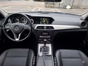 Blue Mercedes-Benz c-220 2014 in Vilnius, with an engine capacity of 2.14 L and mileage of 300 thousand km for 5900 €, photo 4 on AUTOMOTO.COM.LV