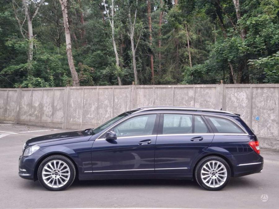 Blue Mercedes-Benz c-220 2014 in Vilnius, with an engine capacity of 2.14 L and mileage of 300 thousand km for 5900 €, photo 5 on AUTOMOTO.COM.LV