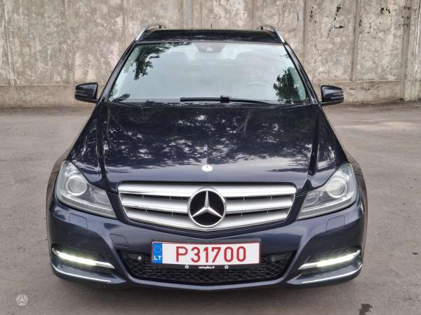 Blue Mercedes-Benz c-220 2014 in Vilnius, with an engine capacity of 2.14 L and mileage of 300 thousand km for 5900 €, photo 9 on AUTOMOTO.COM.LV