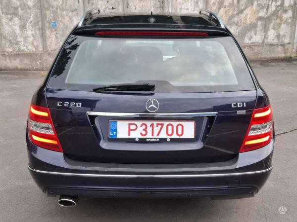 Blue Mercedes-Benz c-220 2014 in Vilnius, with an engine capacity of 2.14 L and mileage of 300 thousand km for 5900 €, photo 10 on AUTOMOTO.COM.LV