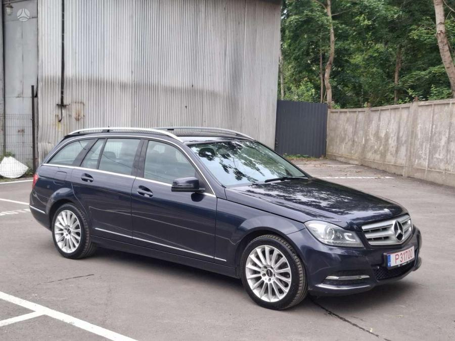Blue Mercedes-Benz c-220 2014 in Vilnius, with an engine capacity of 2.14 L and mileage of 300 thousand km for 5900 €, photo 13 on AUTOMOTO.COM.LV
