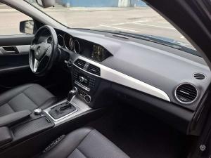 Blue Mercedes-Benz c-220 2014 in Vilnius, with an engine capacity of 2.14 L and mileage of 300 thousand km for 5900 €, photo 16 on AUTOMOTO.COM.LV
