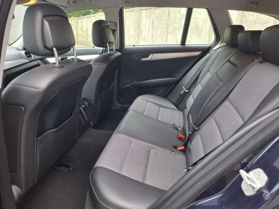 Blue Mercedes-Benz c-220 2014 in Vilnius, with an engine capacity of 2.14 L and mileage of 300 thousand km for 5900 €, photo 26 on AUTOMOTO.COM.LV
