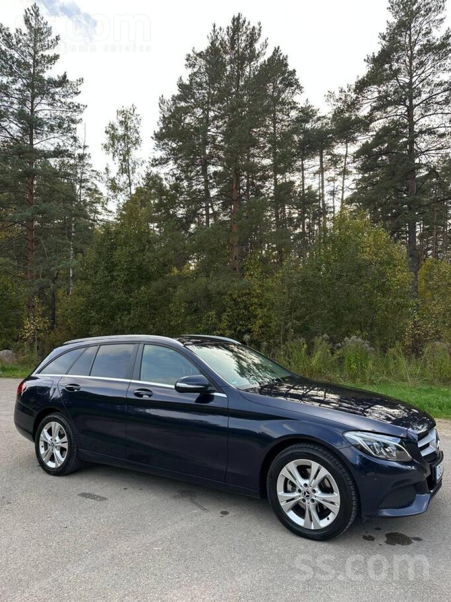 Blue Mercedes-Benz c-220 2014 in Jekabpils, with an engine capacity of 2.20 L and mileage of 356 thousand km for 9900 €, photo 3 on AUTOMOTO.COM.LV