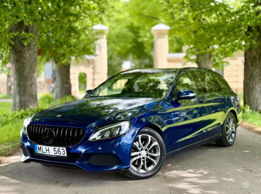 Blue Mercedes-Benz c-220 2015 in Vilnius, with an engine capacity of 2.14 L and mileage of 330 thousand km for 10950 €, photo 4 on AUTOMOTO.COM.LV
