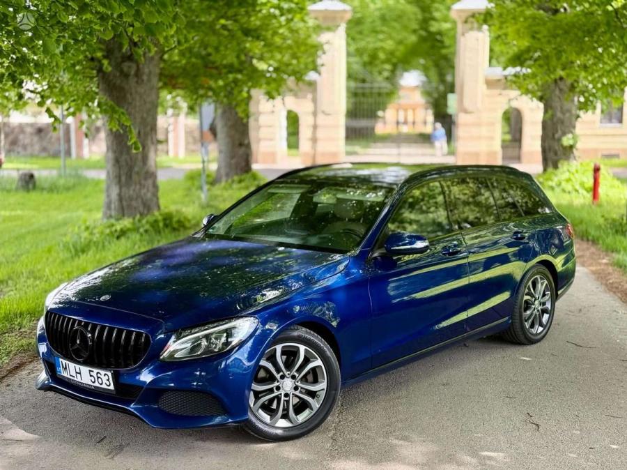 Blue Mercedes-Benz c-220 2015 in Vilnius, with an engine capacity of 2.14 L and mileage of 330 thousand km for 10950 €, photo 5 on AUTOMOTO.COM.LV