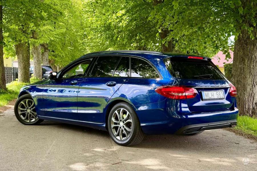 Blue Mercedes-Benz c-220 2015 in Vilnius, with an engine capacity of 2.14 L and mileage of 330 thousand km for 10950 €, photo 6 on AUTOMOTO.COM.LV