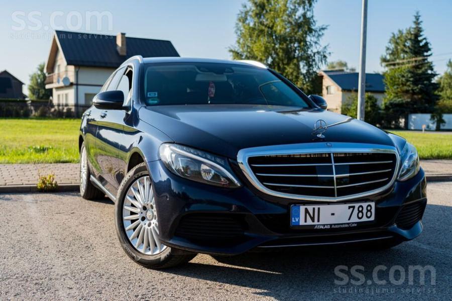 Zils Mercedes-Benz c-220 2016 Rīga, ar dzinēja tilpumu 2.20 L un nobraukumu 353 tūkst. km par 13499 €, foto 1 vietnē AUTOMOTO.COM.LV