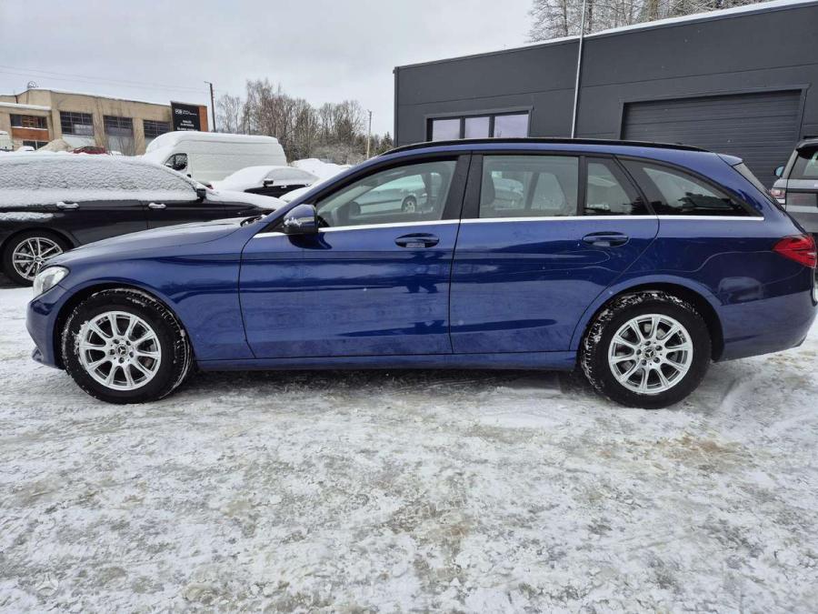 Blue Mercedes-Benz c-220 2017 in Utena, with an engine capacity of 2.14 L and mileage of 363 thousand km for 9990 €, photo 6 on AUTOMOTO.COM.LV
