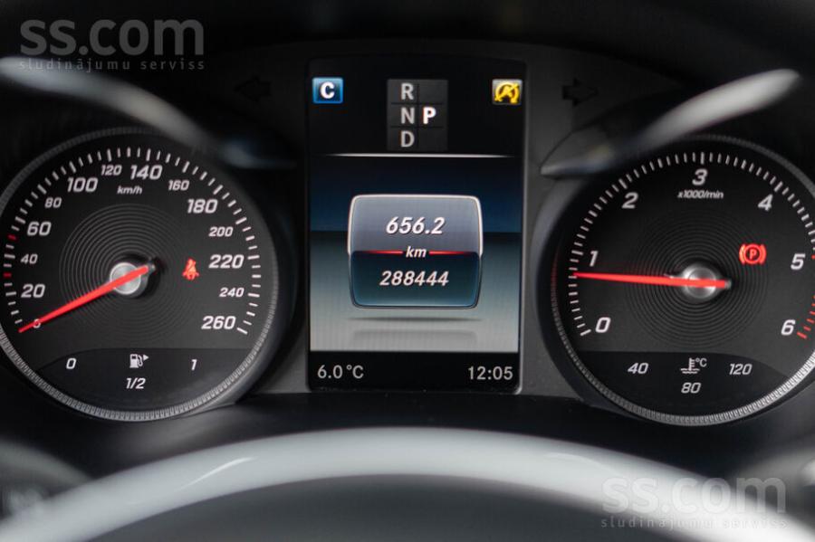 Blue Mercedes-Benz c-220 2018 in Riga, with an engine capacity of 2.20 L and mileage of 288 thousand km for 14990 €, photo 19 on AUTOMOTO.COM.LV