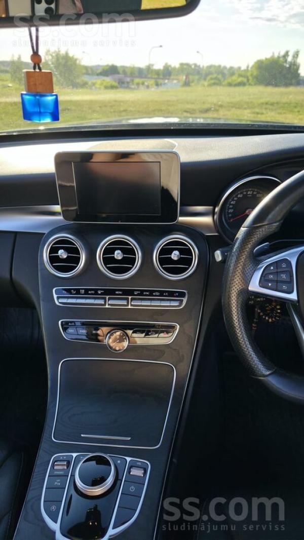 Blue Mercedes-Benz c-220 2018 in Daugavpils, with an engine capacity of 2.20 L and mileage of 215 thousand km for 8350 €, photo 3 on AUTOMOTO.COM.LV