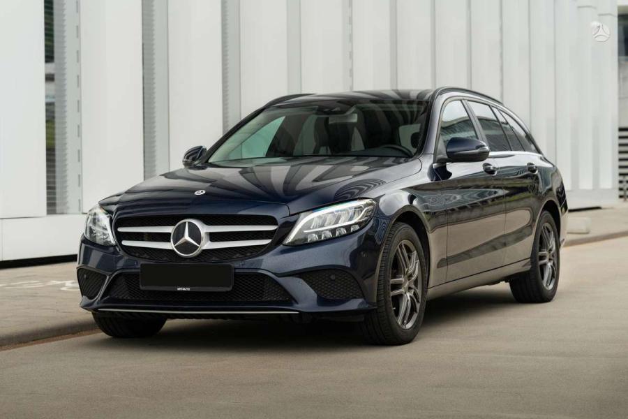 Blue Mercedes-Benz c-220 2018 in Vilnius, with an engine capacity of 1.95 L and mileage of 184 thousand km for 15490 €, photo 3 on AUTOMOTO.COM.LV