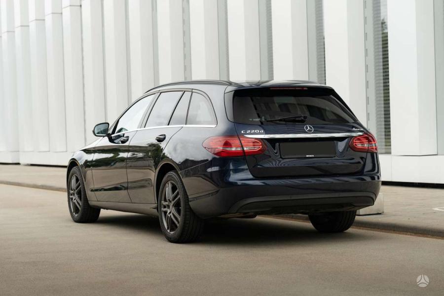 Blue Mercedes-Benz c-220 2018 in Vilnius, with an engine capacity of 1.95 L and mileage of 184 thousand km for 15490 €, photo 4 on AUTOMOTO.COM.LV