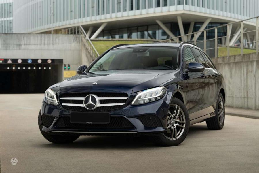 Blue Mercedes-Benz c-220 2018 in Vilnius, with an engine capacity of 1.95 L and mileage of 184 thousand km for 15490 €, photo 6 on AUTOMOTO.COM.LV